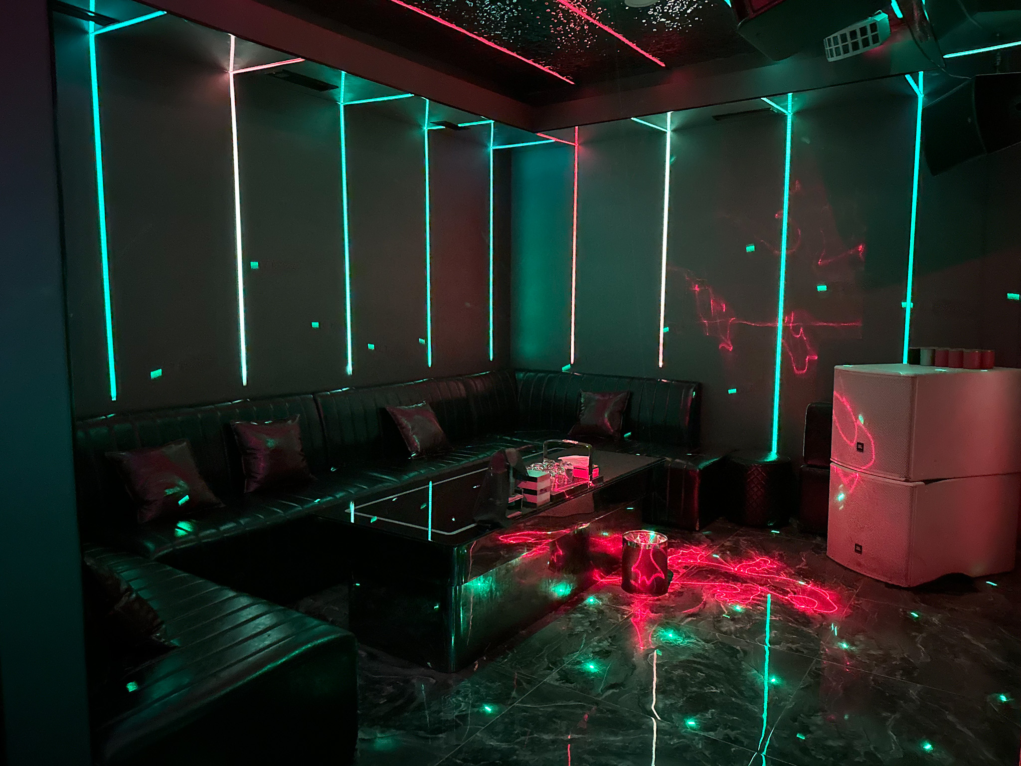 Room – Music Wave KTV